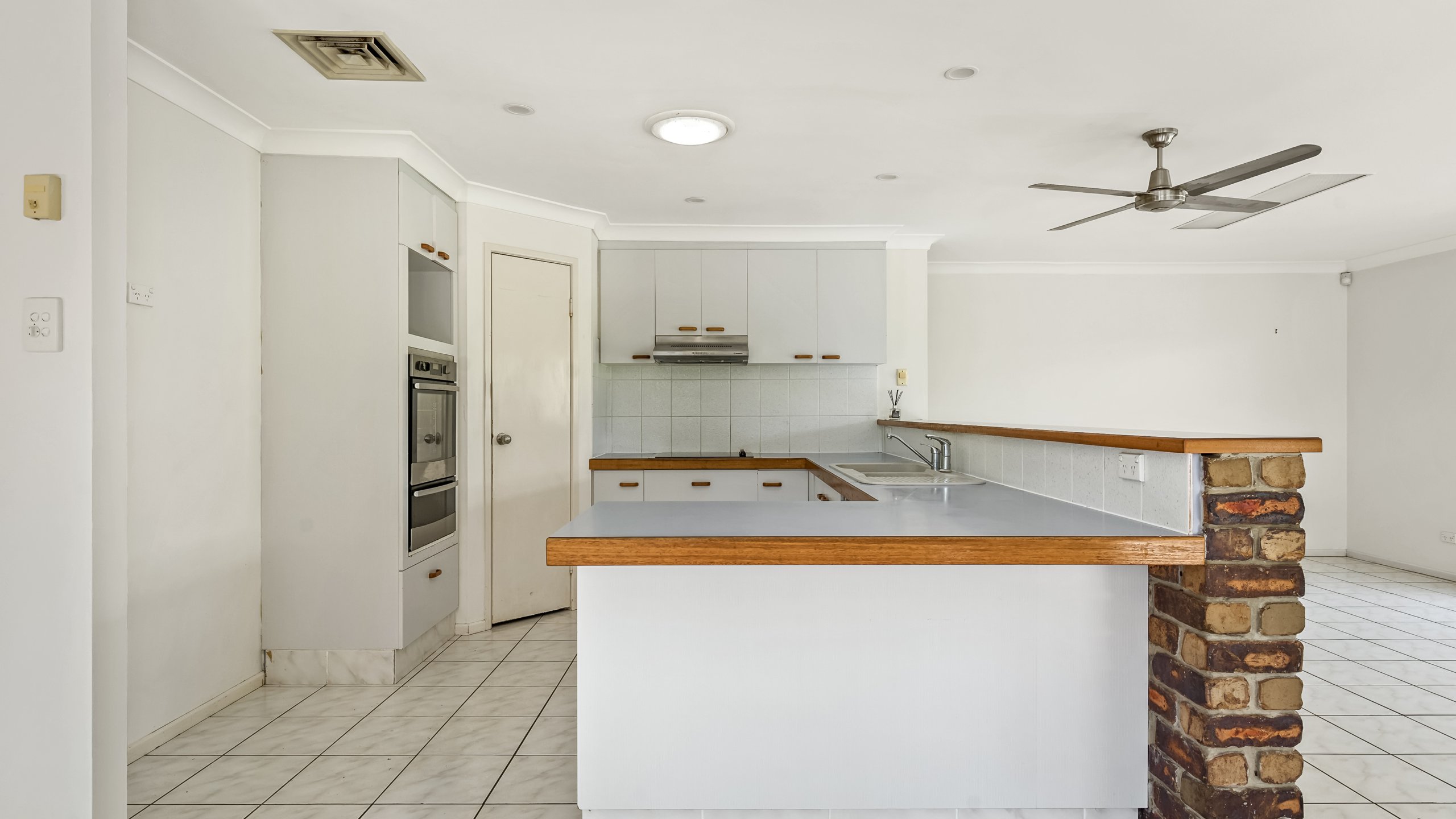 Beautiful Family Home in Riverside Suburb - APPLICATION APPROVED.