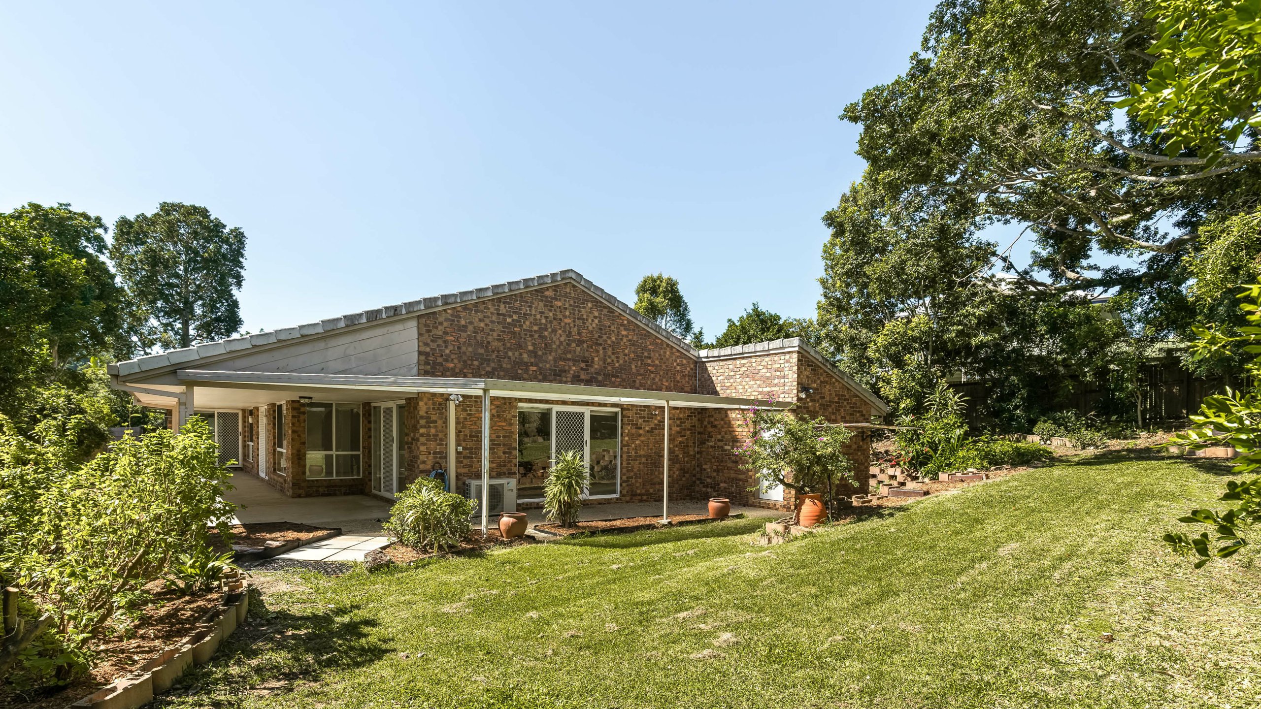 Beautiful Family Home in Riverside Suburb - APPLICATION APPROVED.